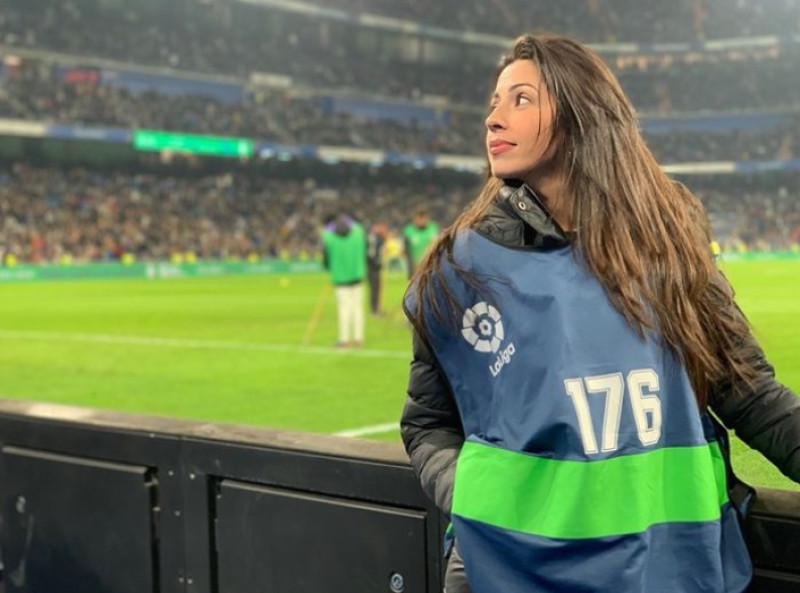 GALERIE FOTO: A pus o întrebare la conferința de presă și viața i s-a ...