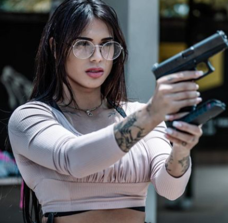 GALERIE FOTO: Lovită ”fără milă” de un puști! ”A fost doar încălzirea ...