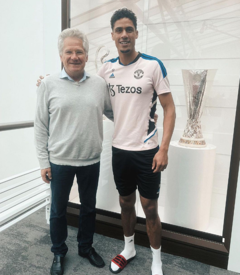 GALERIE FOTO: Transformarea fotbalistului care câștigă 20 de milioane ...