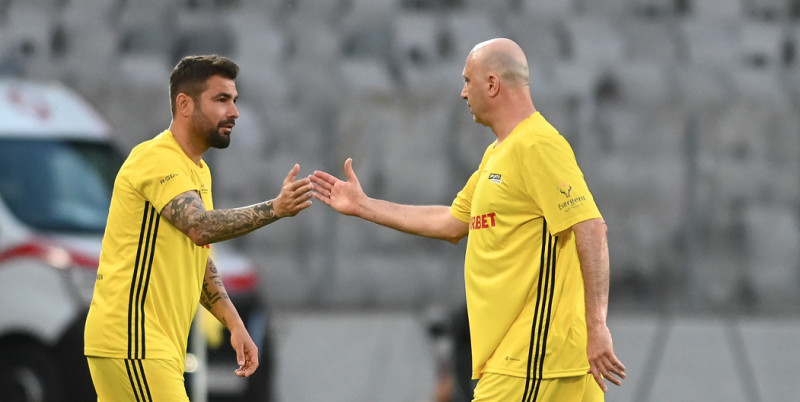 GALERIE FOTO: Îl recunoști? Retras din viața publică, s-a prezentat la ...