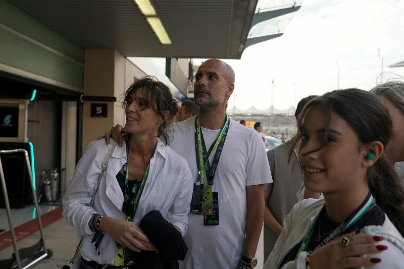 GALERIE FOTO: Marius Guardiola "face spectacol" în afaceri, la numai 20 ...