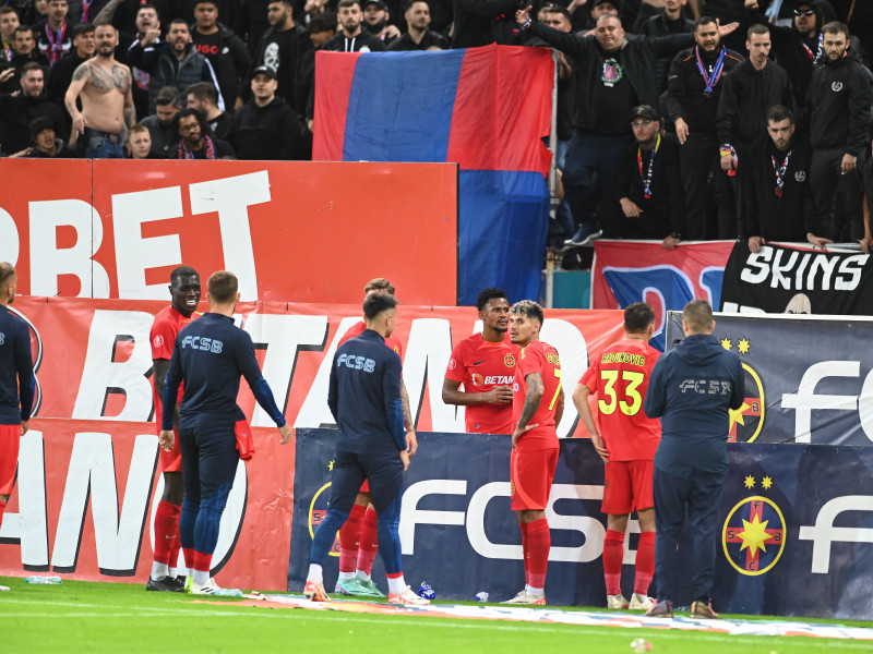 GALERIE FOTO: Decizia luată de Partida Romilor, după ce fanii FCSB-ului ... GALERIE FOTO: Decizia luată de Partida Romilor, după ce fanii FCSB-ului ...
