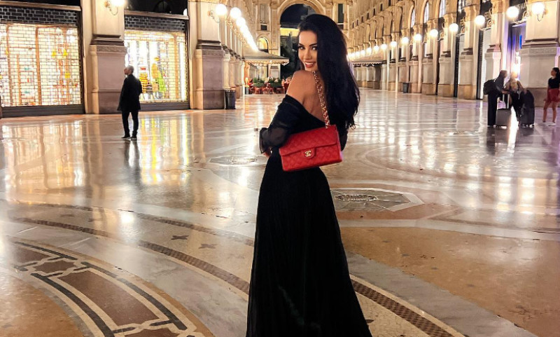 GALERIE FOTO: Tânăra din Pașcani a transmis doar două cuvinte după ce a ...