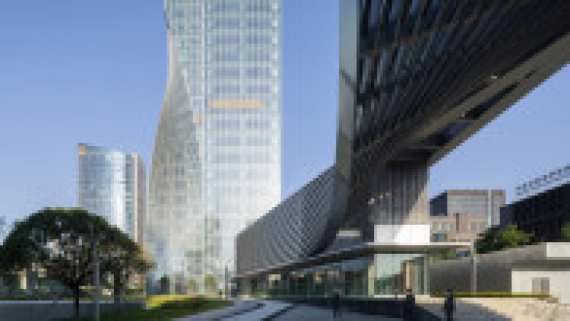 Cel mai răsucit zgârie-nori din lume a fost construit în China | Digi24